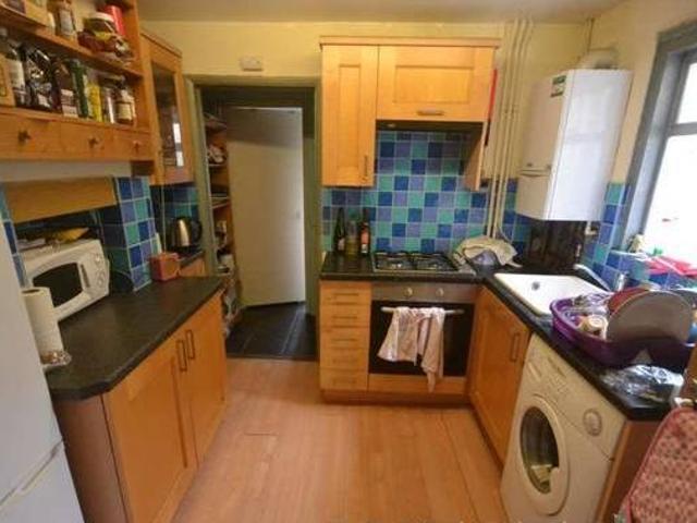 5 bedroom terraced house for rent in Donnington Road Reading RG1