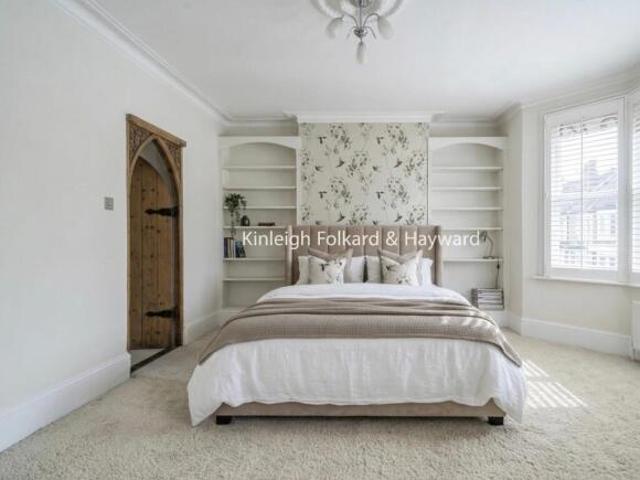 5 bedroom terraced house for rent in Dorville Crescent, Hammersmith, London, W6