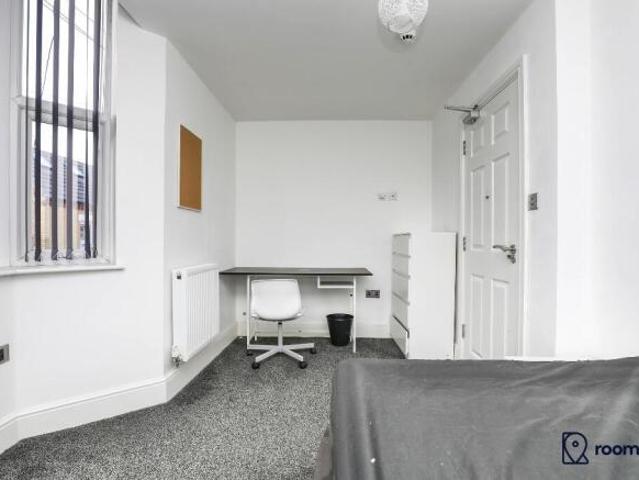 5 bedroom terraced house for rent in Dial Street, Liverpool, Merseyside, L7