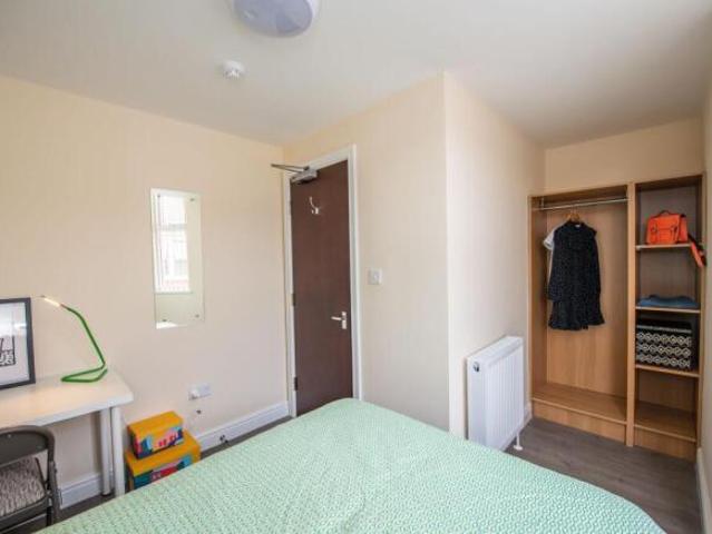 5 bedroom terraced house for rent in Empress Road, Kensington, Liverpool, L7