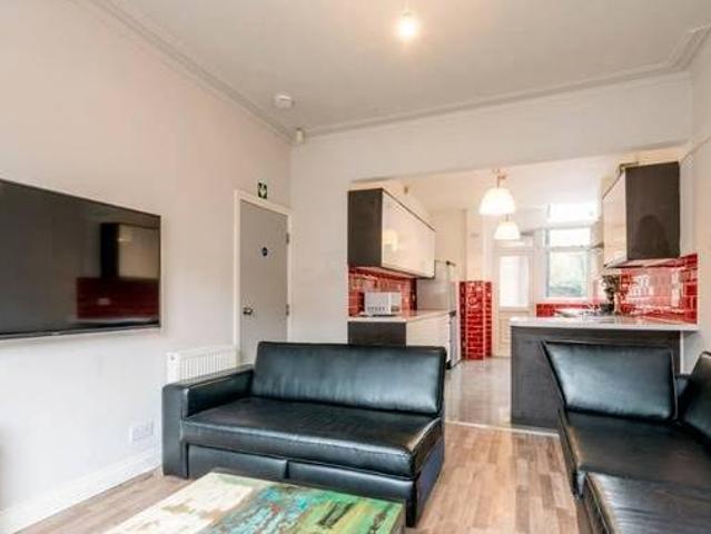 5 bedroom terraced house for rent in Edenhall Avenue Manchester Greater Manchester M19