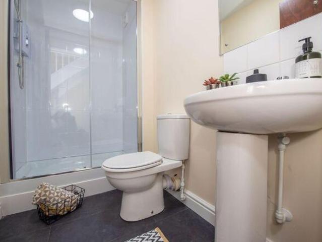 5 bedroom terraced house for rent in Edinburgh Road, Kensington, Liverpool, L7