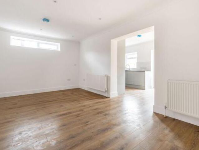 5 bedroom terraced house for rent in Esmeralda Road, Bermondsey, London, SE1