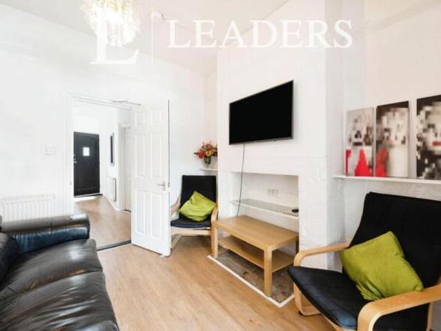 5 bedroom terraced house for rent in Francis Avenue, PO4
