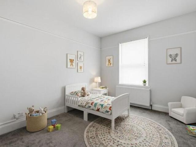 5 bedroom terraced house for rent in Frith Road, London, E11