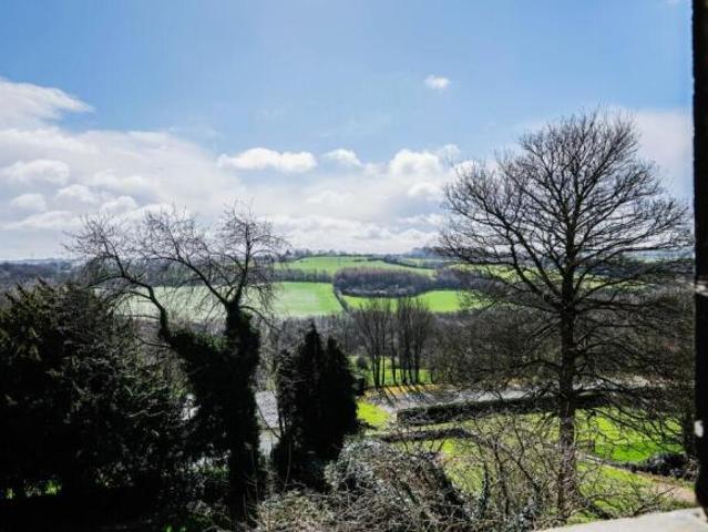 5 bedroom terraced house for rent in Fulneck, Pudsey, West Yorkshire, LS28