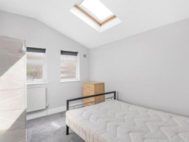 5 bedroom terraced house for rent in Furley Road, Peckham, SE15