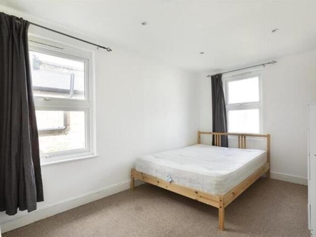 5 bedroom terraced house for rent in Furley Road, Peckham, SE15
