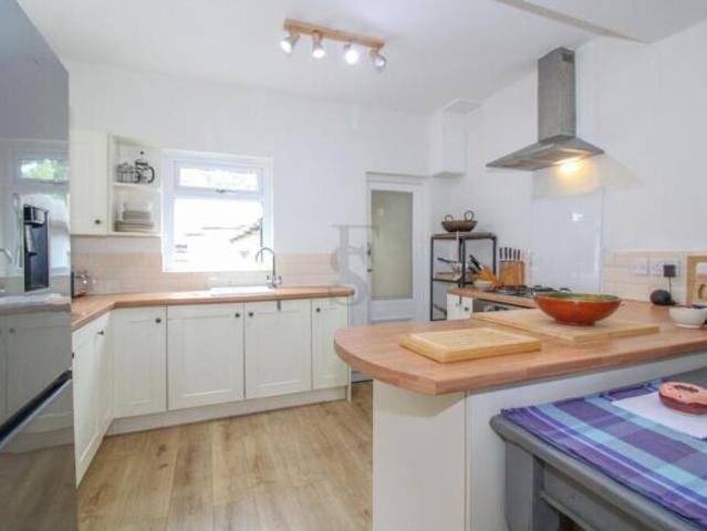 5 bedroom terraced house for rent in Knighton Drive, Knighton, LE2
