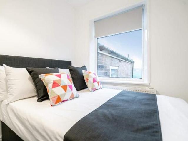 5 bedroom terraced house for rent in Kitchener Road, Selly Park, Birmingham, West Midlands, B29