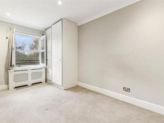5 bedroom terraced house for rent in King George Square, Richmond, TW10