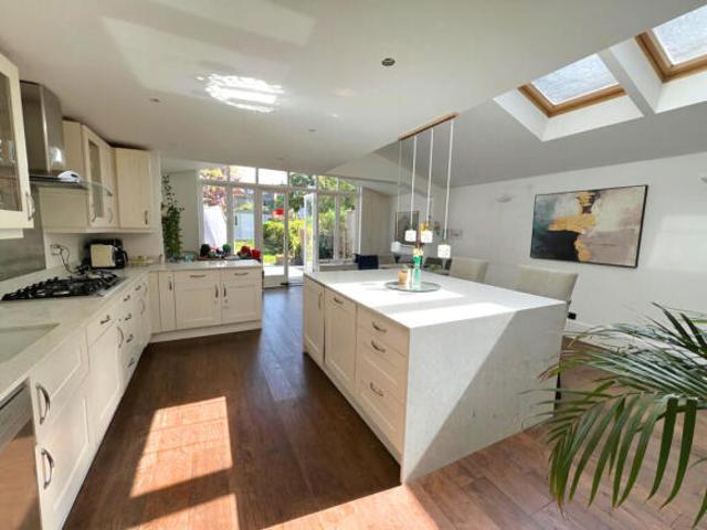 5 bedroom terraced house for rent in Kingswood Road, Wimbledon, SW19