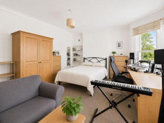 5 bedroom terraced house for rent in Hollingbury Park Avenue, Brighton, BN1