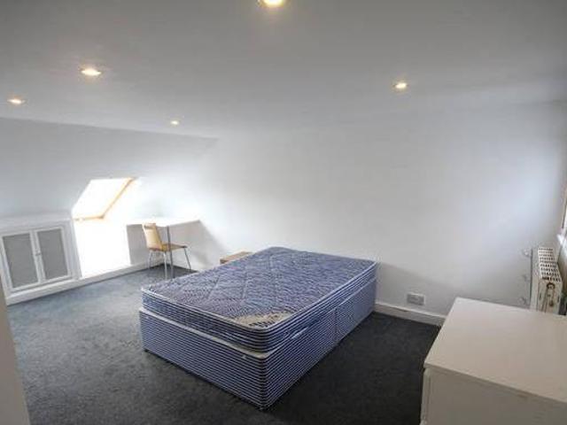 5 bedroom terraced house for rent in Harold Road Southsea PO4