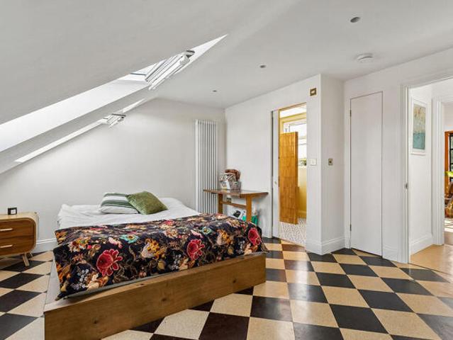 5 bedroom terraced house for rent in Harrington Road, Leytonstone, E11