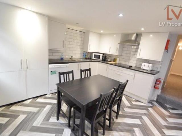 5 bedroom terraced house for rent in Headingley Mount, Headingley, Leeds, West Yorkshire, LS6