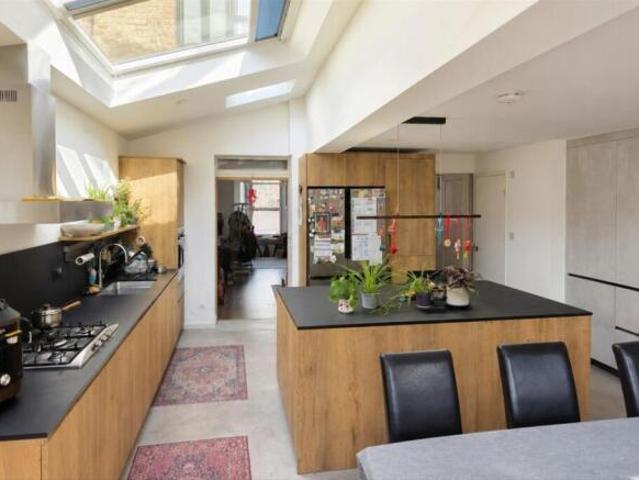 5 bedroom terraced house for rent in Henslowe Road, East Dulwich, SE22