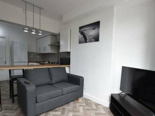5 bedroom terraced house for rent in Humber Road Beeston NG9