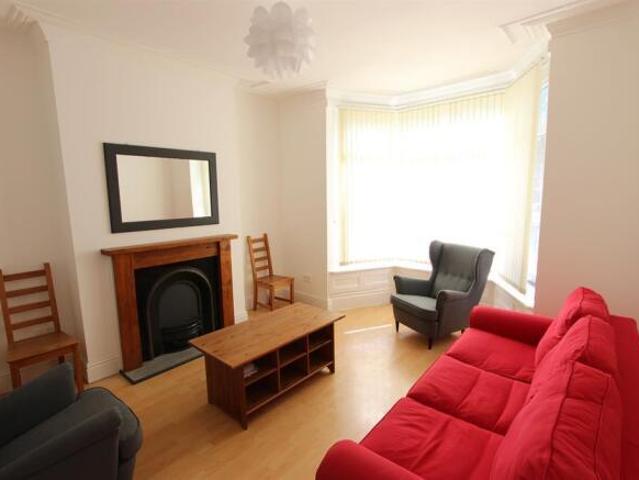 5 bedroom terraced house for rent in Hunter House Road, Sheffield. S11