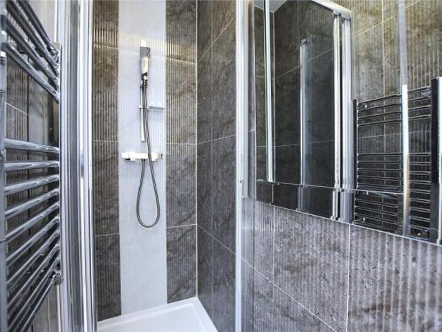 5 bedroom terraced house for rent in Hythe Road, Thornton Heath, CR7