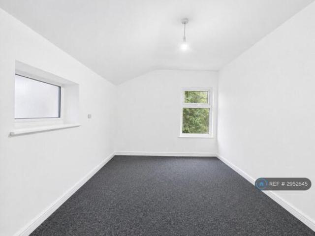 5 bedroom terraced house for rent in Inkerman St, Luton, LU1