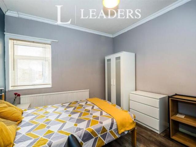 5 bedroom terraced house for rent in Orchard Road, PO4