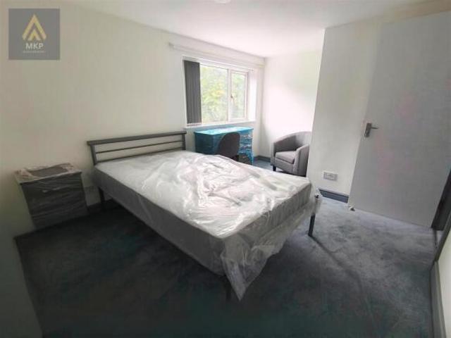 5 bedroom terraced house for rent in Lottie Road, Birmingham, B29