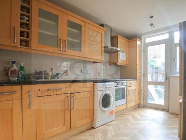 5 Bedroom Terraced House For Rent In London