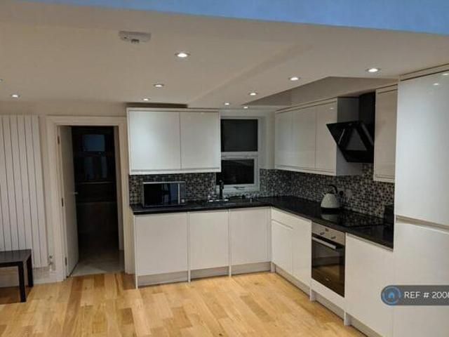 5 Bedroom Terraced House For Rent In London