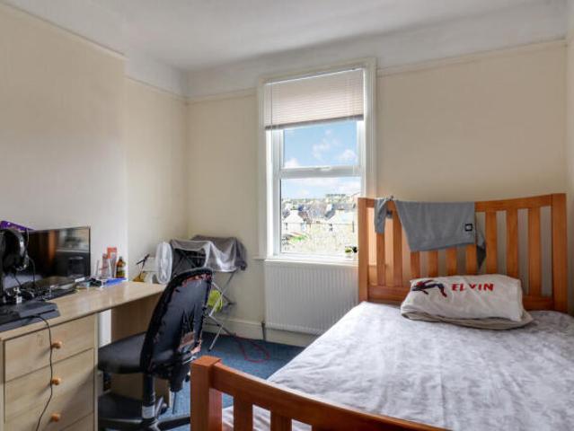 5 bedroom terraced house for rent in Livingstone Road, Oldfield Park, BA2