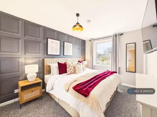 5 bedroom terraced house for rent in Lincoln Close, Tewkesbury.