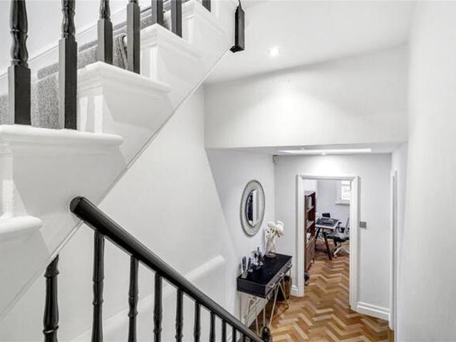 5 bedroom terraced house for rent in Lindore Road, London, SW11