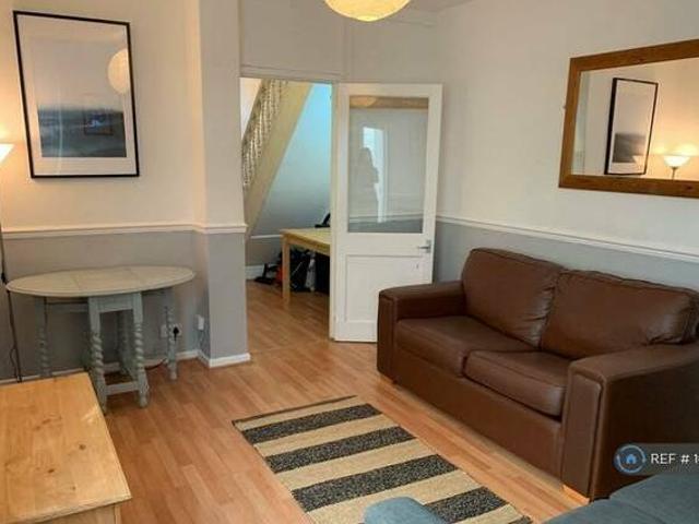 5 bedroom terraced house for rent in Monthermer Road Cardiff CF24