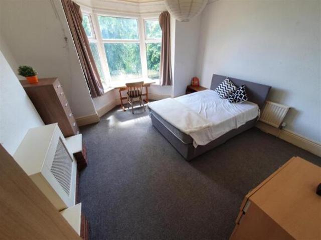 5 bedroom terraced house for rent in Moorgate Avenue, Crookesmoor, S10