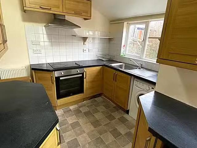 5 bedroom terraced house for rent in Manor Street, Gabalfa, Ca.