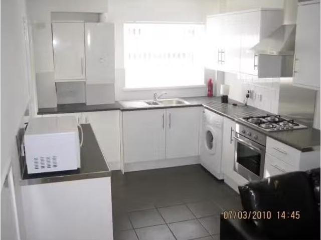 5 bedroom terraced house for rent in Metchley Drive, Birmingha.