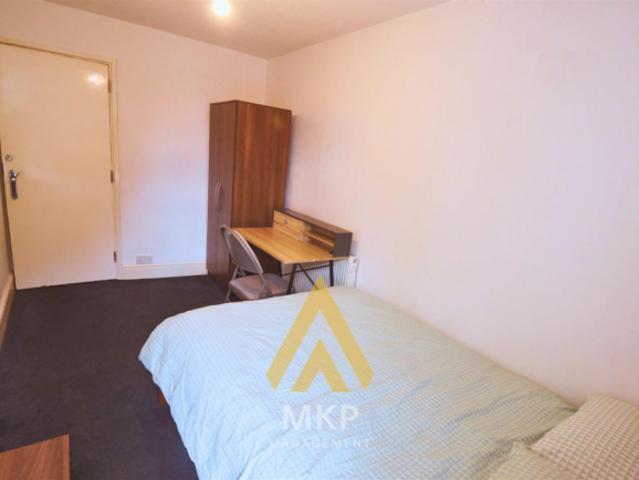 5 bedroom terraced house for rent in Milner Road, Selly Oak B29 7RG, B29