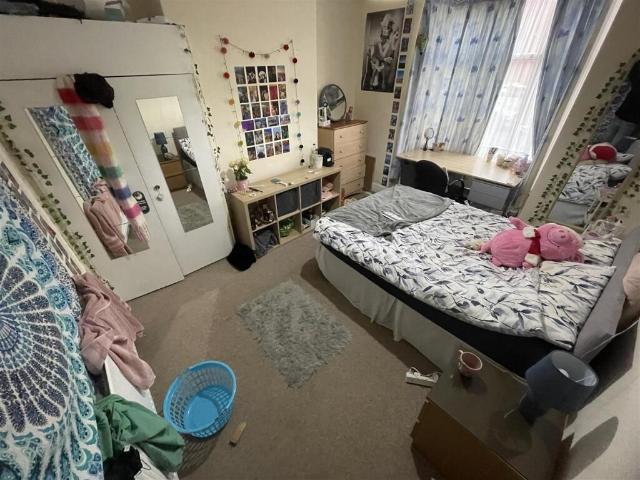 5 bedroom terraced house for rent in Norwood Place, Hyde Park, Leeds, LS6