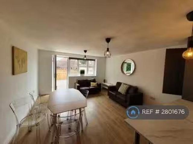 5 bedroom terraced house for rent in Northville Road, Bristol.