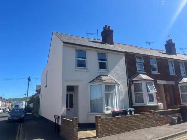 5 bedroom terraced house for rent in North Holmes Road, Canter.