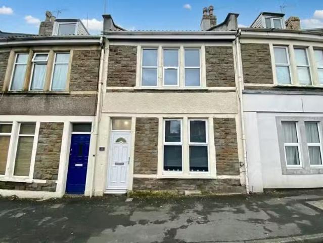 5 bedroom terraced house for rent in Soundwell, Soundwell Road.