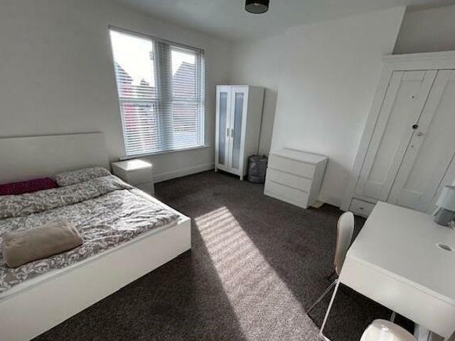 5 Bedroom Terraced House For Rent In Southsea, Hampshire
