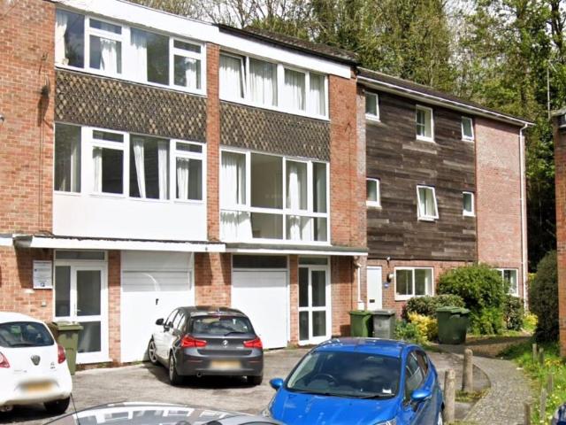 4 bedroom terraced house for rent in Sparkford Close, SO22