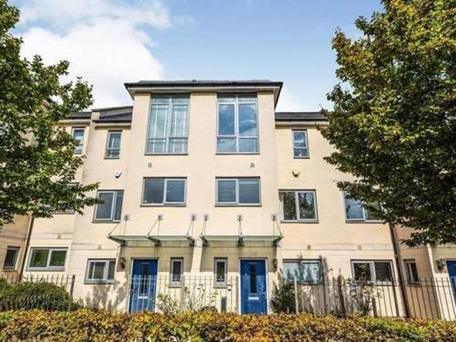 5 bedroom terraced house for rent in Springhead Parkway Northfleet Gravesend DA11