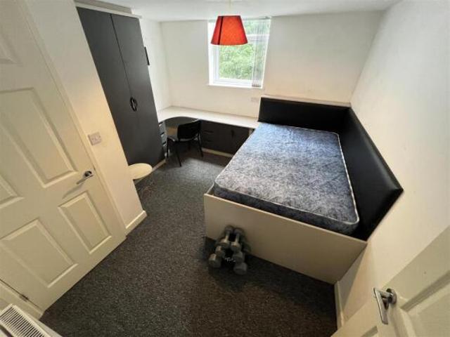5 bedroom terraced house for rent in St. Georges Road, Coventry, CV1