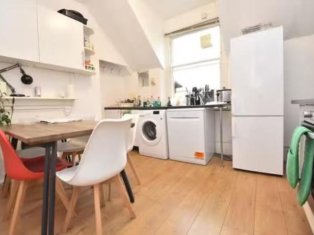 5 bedroom terraced house for rent in St Pauls Road, Top Floor.