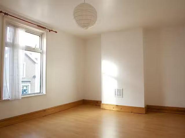 5 bedroom terraced house for rent in Stanley Hill, Bristol, BS4