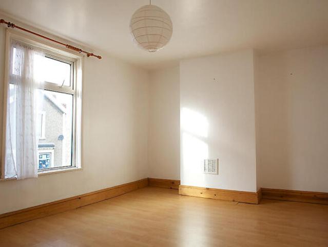 5 bedroom terraced house for rent in Stanley Hill, Bristol, BS4