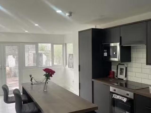 5 bedroom terraced house for rent in Penhevad Street, CF11