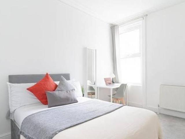 5 bedroom terraced house for rent in Playfair Road Southsea PO5